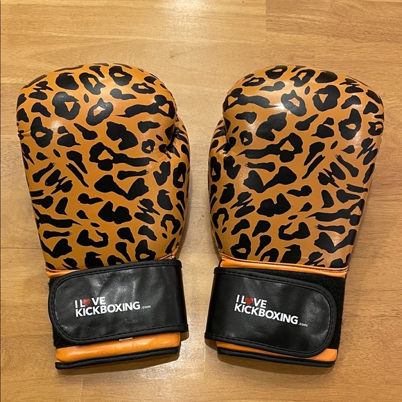 I Love Kickboxing . com | Accessories | Kickboxing Boxing Gloves 2oz ...
